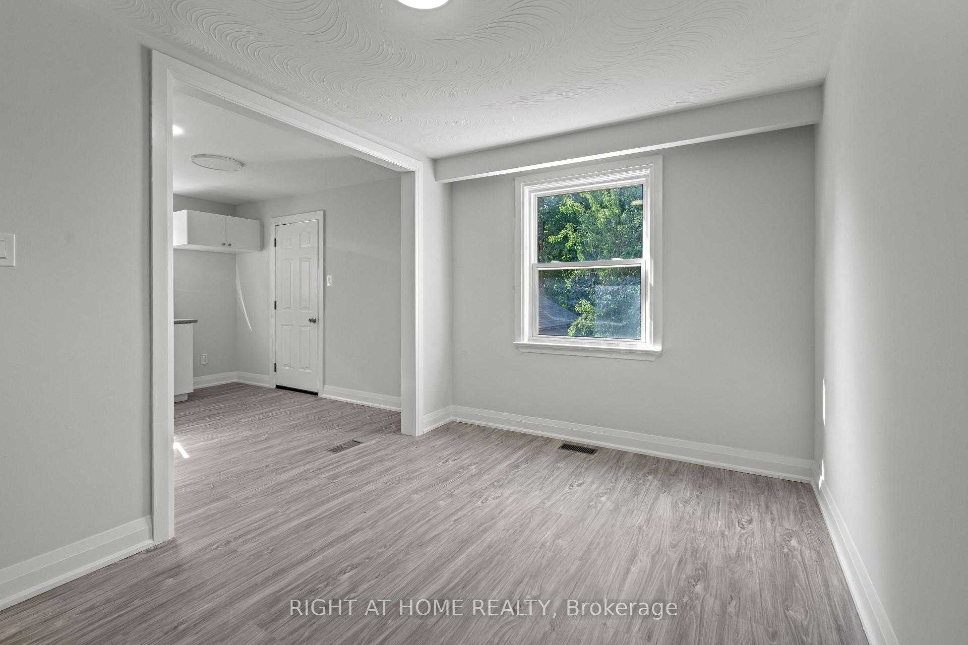 154 Edinborough Court, M6N2E8 Toronto - 3 beds dvojna kuća for sale ...