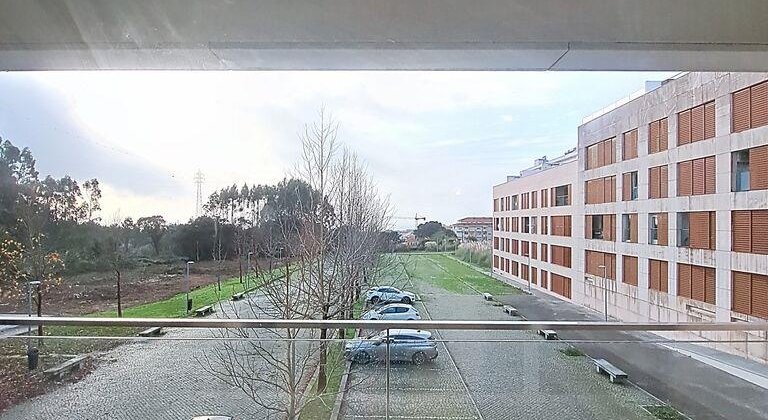 131 2+ sypialni-pokojowe apartamentów do wynajęcia w Dystrykt Aveiro ...