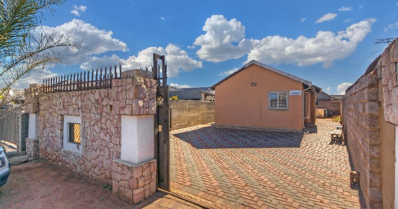 3 Maisons à vendre à petit prix - 1818 Soweto | Properstar CH