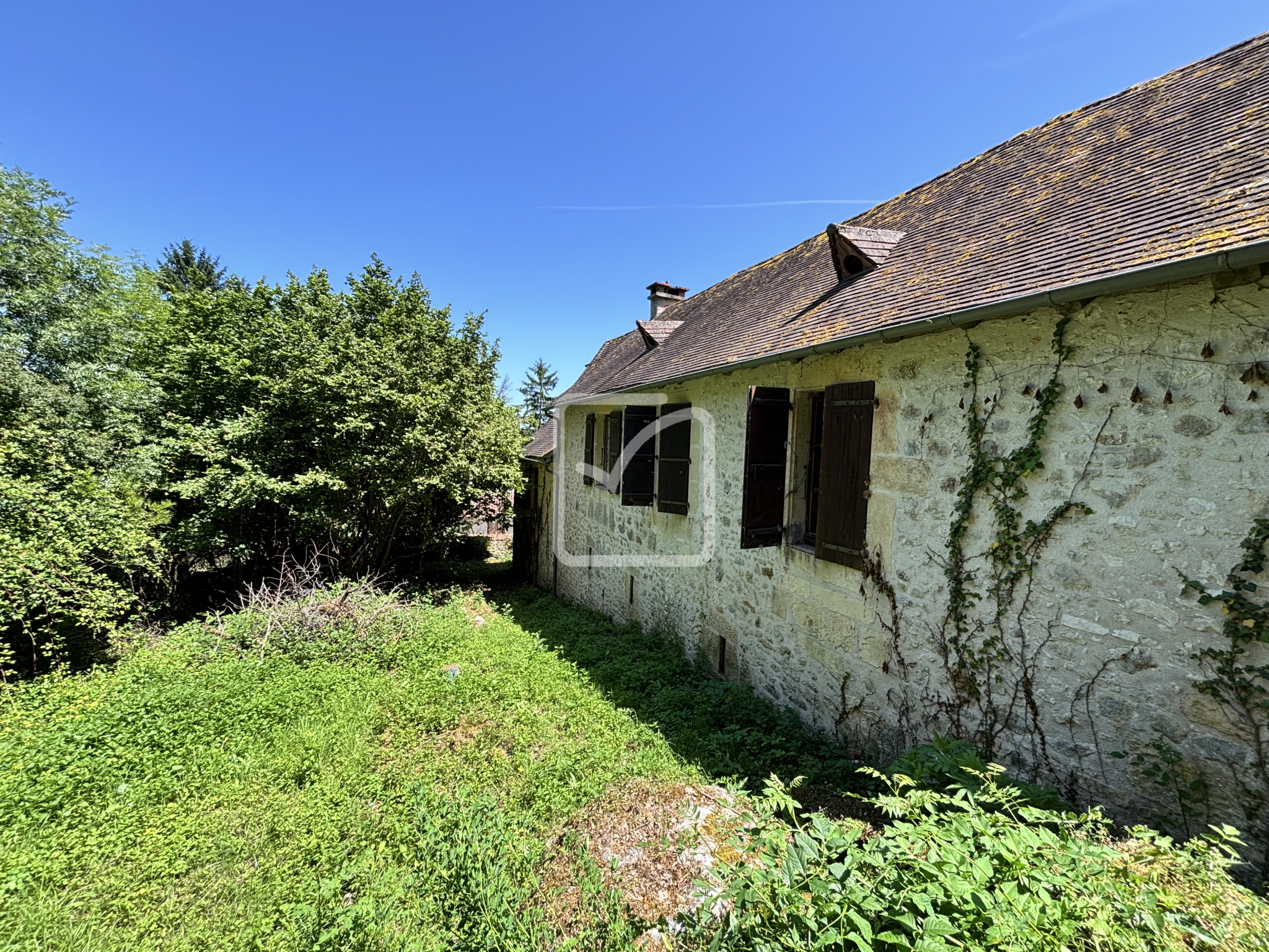 Stone house to renovate - 24210 La Bachellerie - 3 beds house for sale ...
