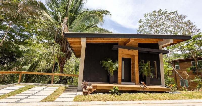 2 Properties with Garden view for Sale in Roatán | Properstar