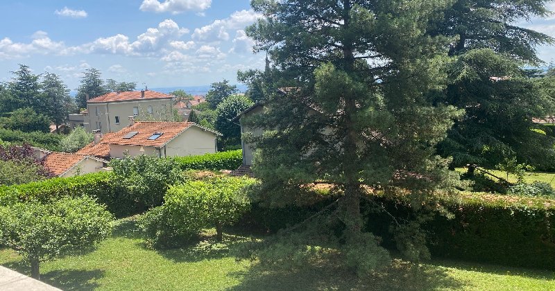 1964 Domy z taras na sprzedaż w Rodan | Properstar