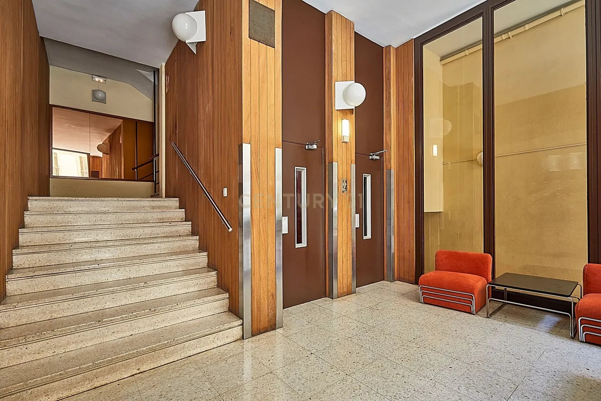 Spacious 4 bedroom apartment with terrace in Travessera de Gràcia - to ...