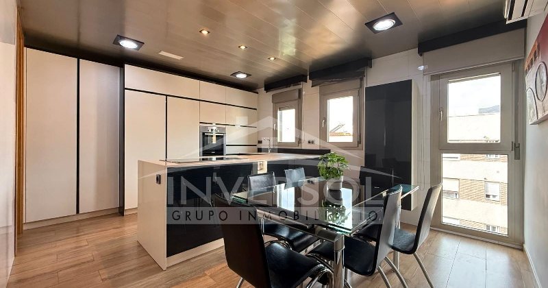 26 Properties with Garage for Sale in Adra | Properstar