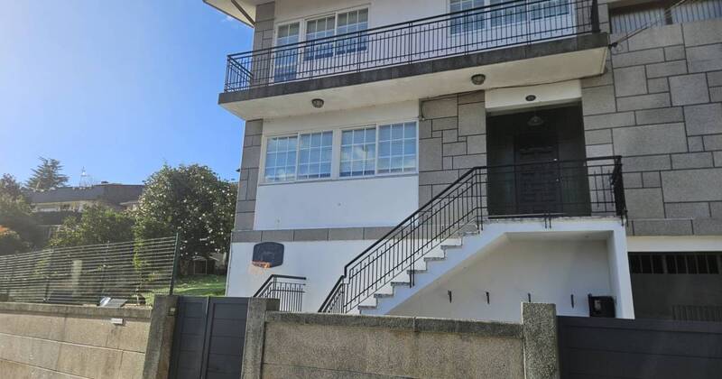 156 Propriétés avec garage à vendre - Poio | Properstar