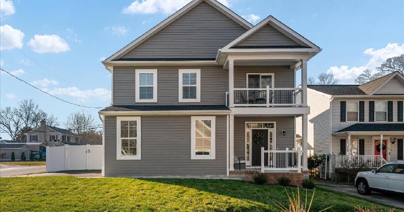 Edgewater Apartments and Houses for Sale - 25 Listings | Properstar