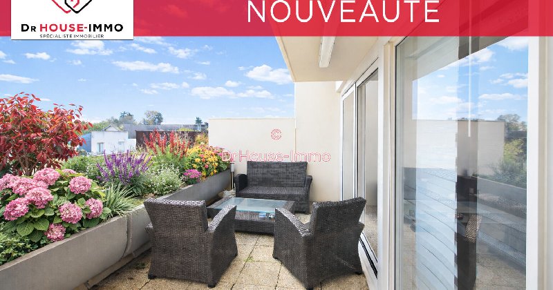 Furnished duplex 60m2 2 bedrooms Large terrace with beautiful bright ...
