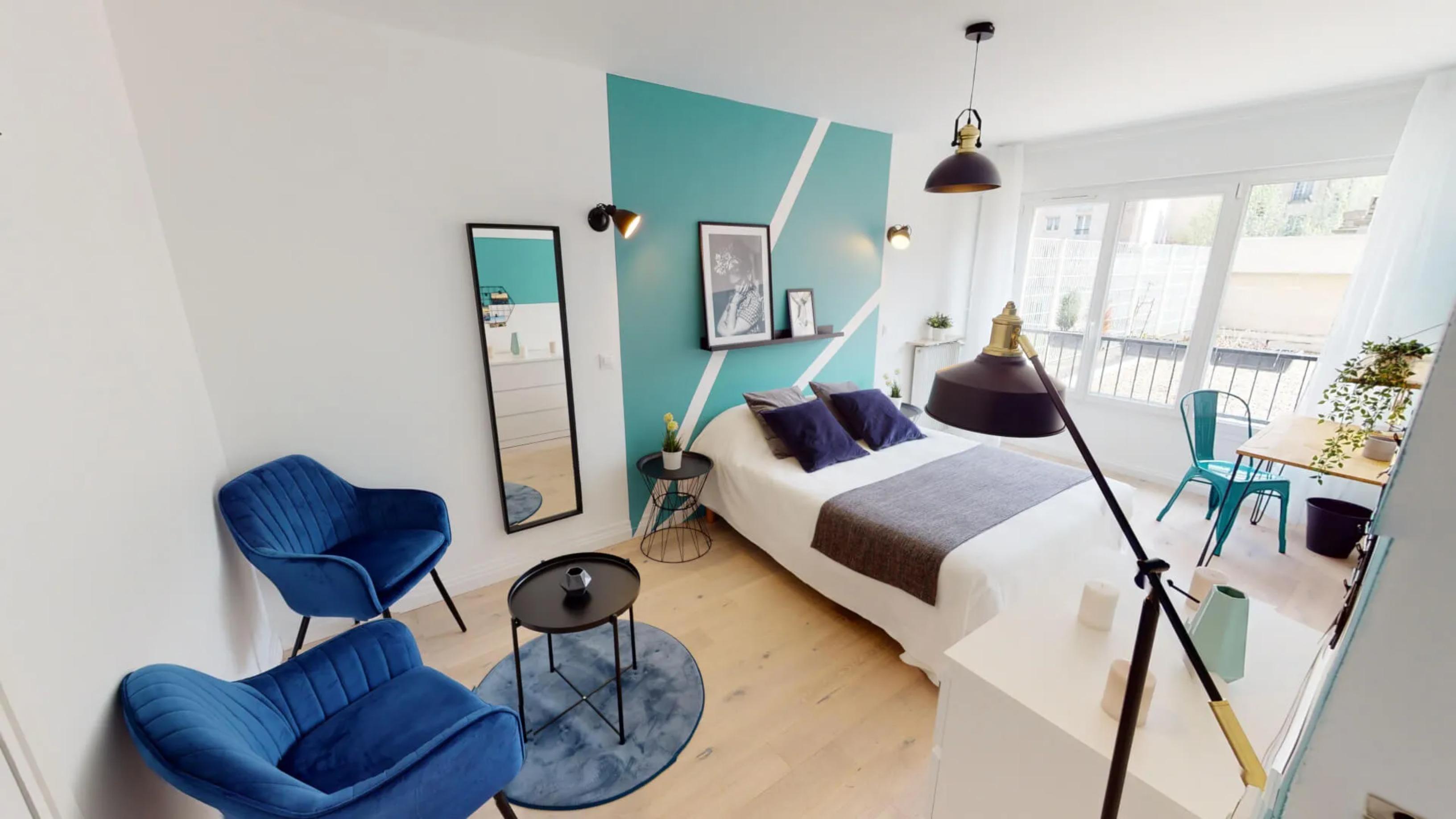 Rue de Bagnolet, 75001 Paris - 3 beds roommate for rent - Properstar
