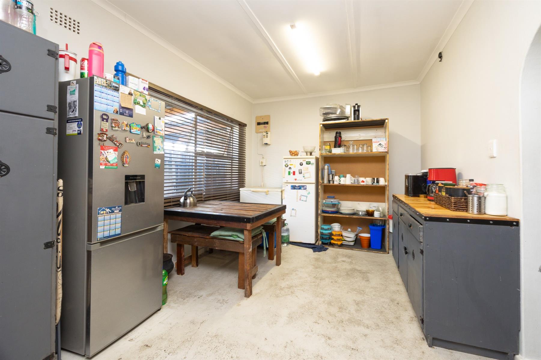 Maison spacieuse de 4 chambres avec un parking spacieux - Ajoutez votre ...