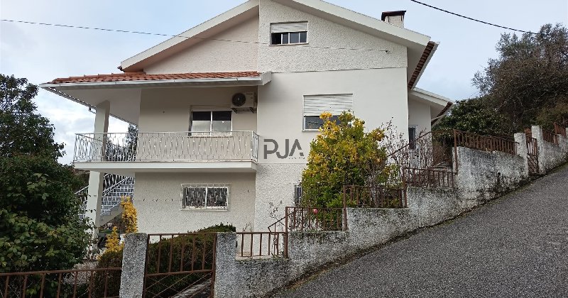 32 Appartements et maisons à vendre - Ferreirós do Dão | Properstar