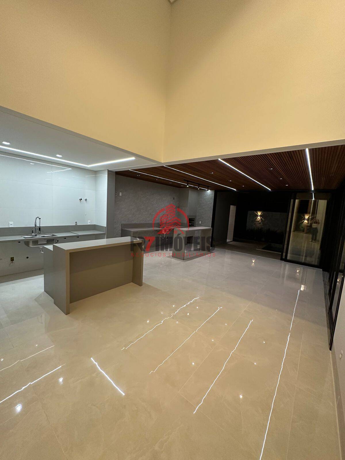 DOM O WYSOKIM STANDARDZIE W KONDOMINIUM GOLFOWYM PORTAL DO SOL – GOIÂ ...