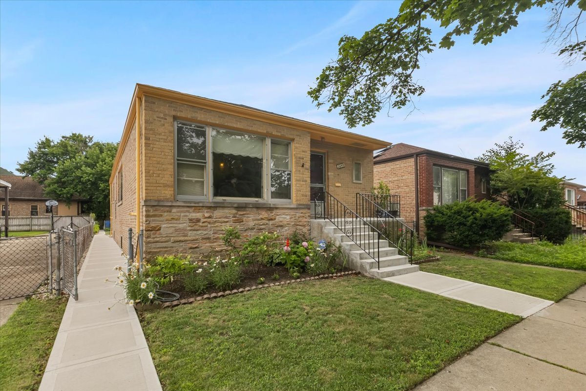2643 W Pratt Avenue, Cook County, IL, 60645 Chicago - Maison ...