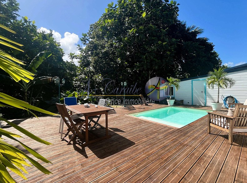 Detached house of type 4 rooms with swimming pool without vis-à-vis ...