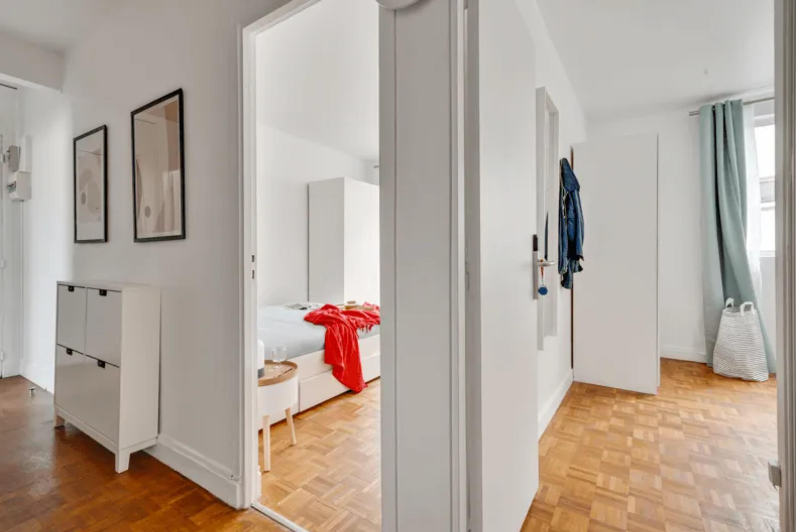 Rue des Frères Morane, 75001 Paris - 3 beds roommate for rent - Properstar